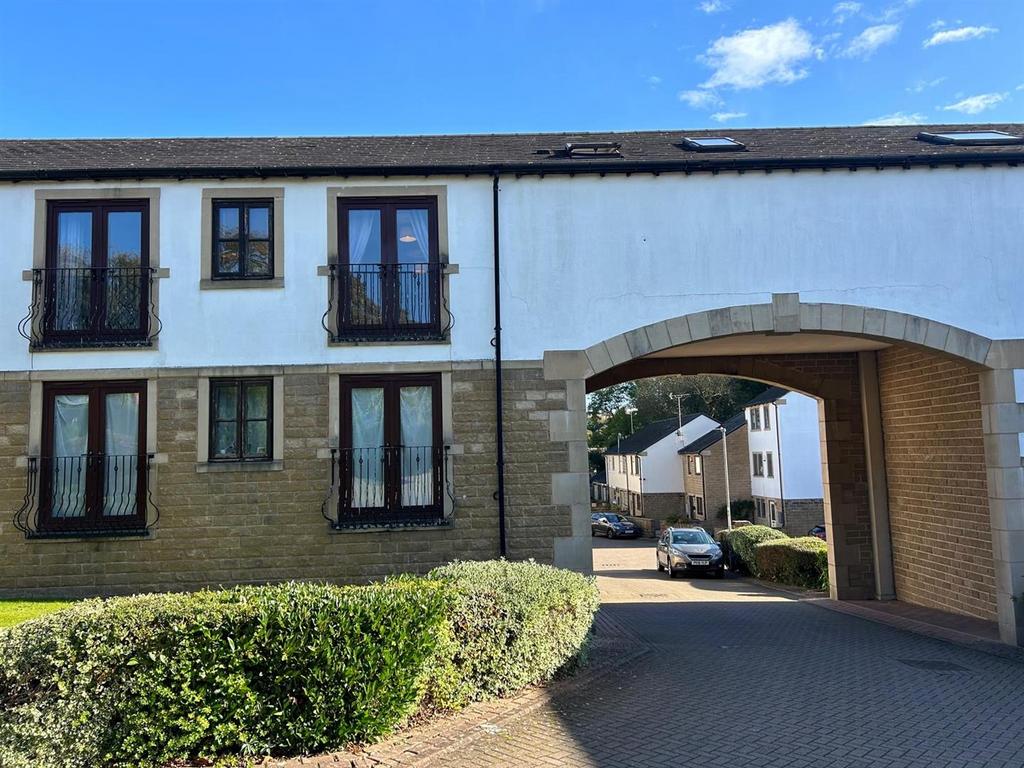 Tawny Beck, Leeds 2 bed apartment - £895 pcm (£207 pw)