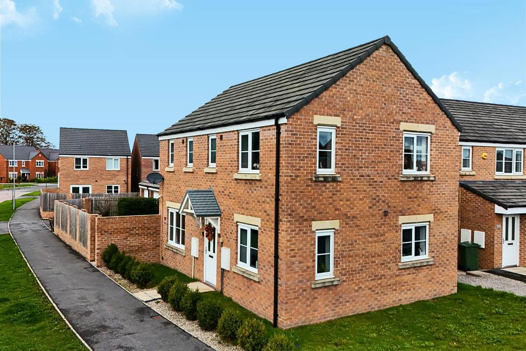Ruby Street, Wakefield WF1 3 bed detached house - £340,000