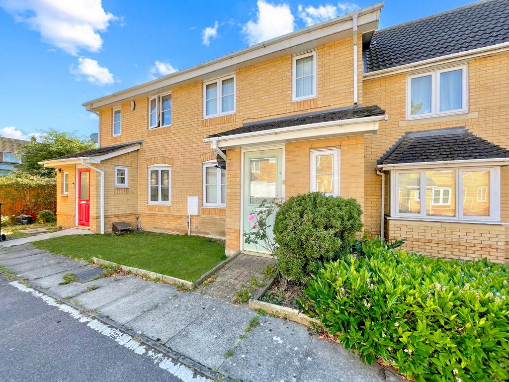 Morgan Close, Luton, Bedfordshire... 3 bed terraced house - £310,000