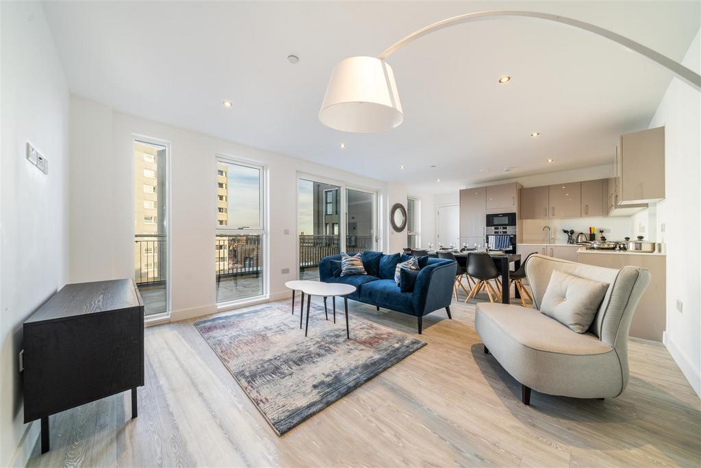 Trinity Way, London W3 3 bed apartment - £3,293 pcm (£760 pw)