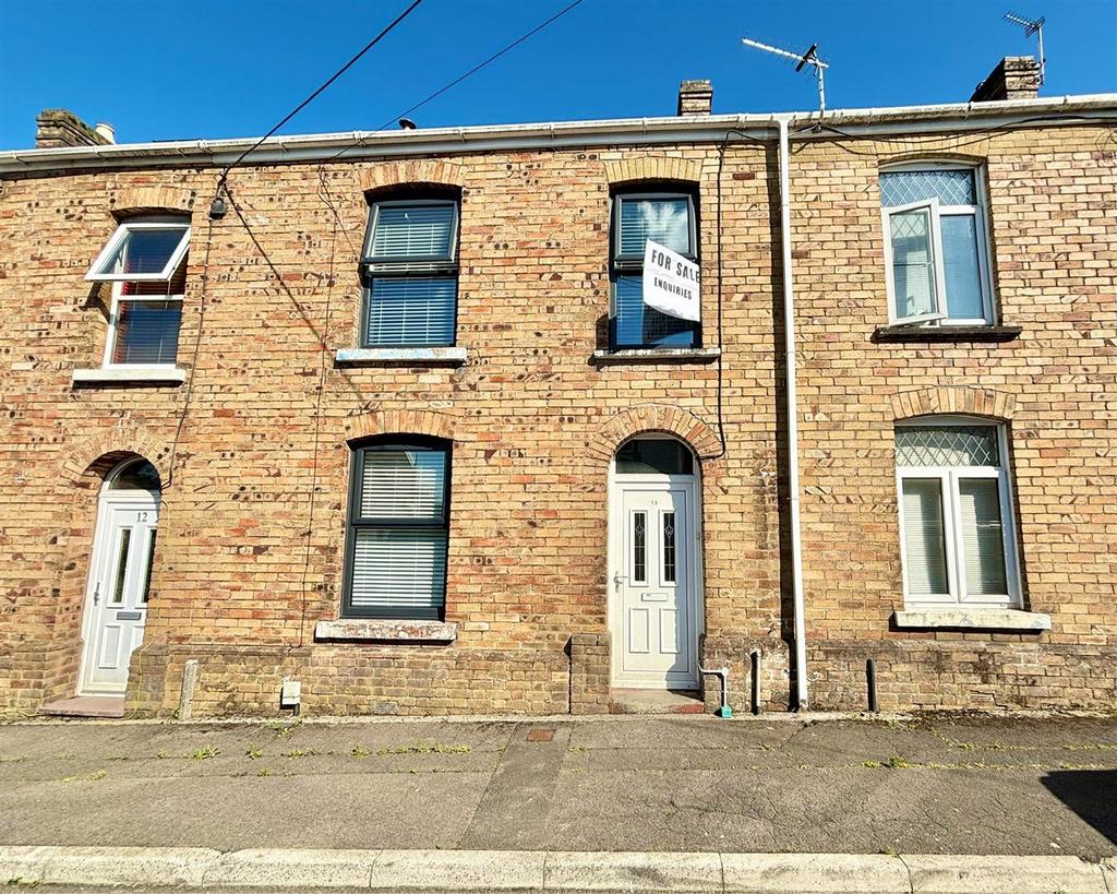 Gurnos Road, Gowerton, Swansea 3 bed terraced house - £220,000
