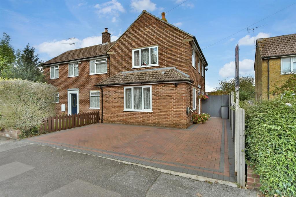 Waltham Road, Gillingham, Kent 2 bed semi-detached house - £290,000