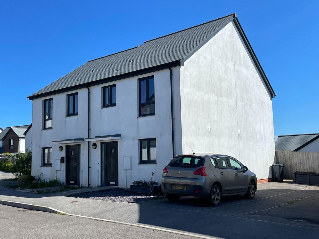 Park En Venton, Mullion, Helston... 3 bed semi-detached house - £27,000
