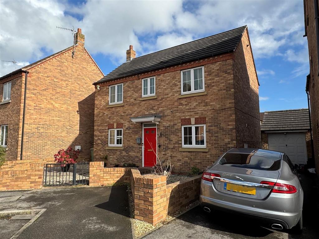 Kensington Way, Worksop S81 3 bed detached house - £240,000