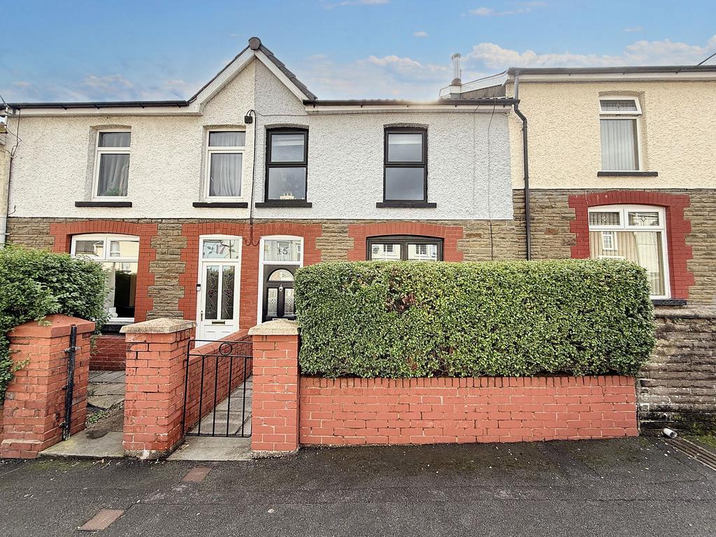 Llwyn On Street, Caerphilly CF83 3 bed terraced house - £230,000