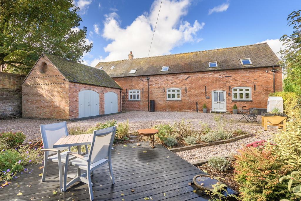 Meretown, Newport 3 bed barn conversion - £595,000