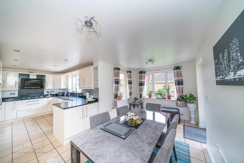 Curlew Drive, Walsall WS8 4 bed detached house - £525,000