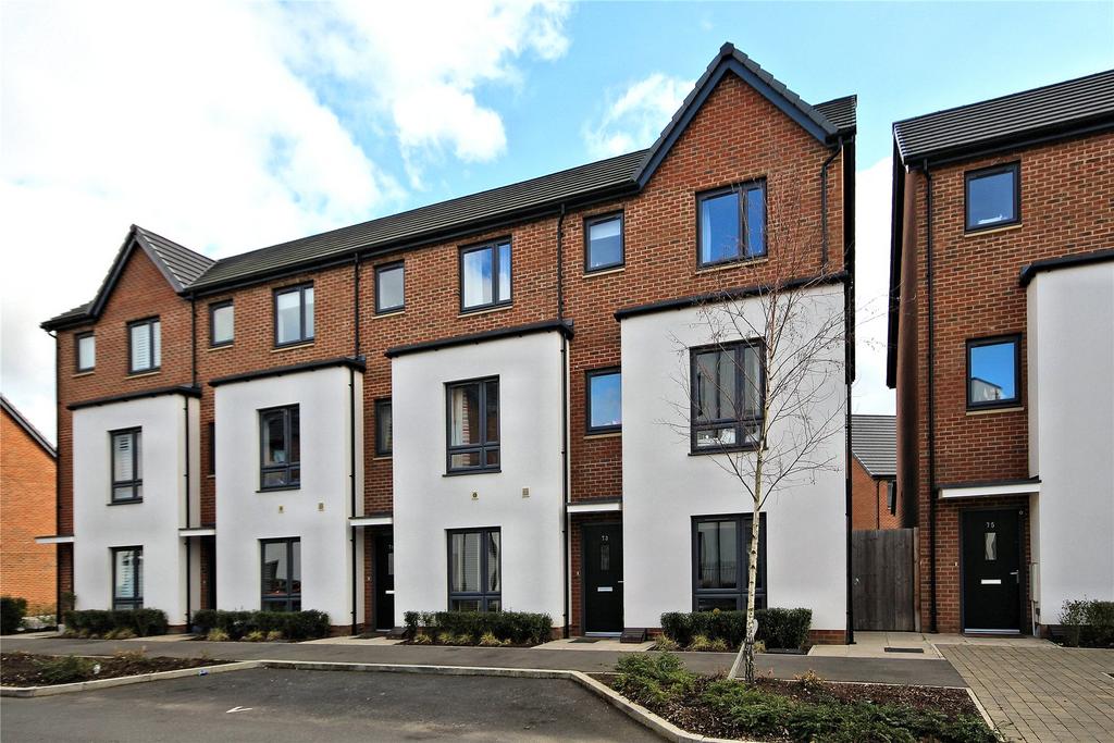 Liquorice Lane, Woking GU22 3 bed end of terrace house - £450,000