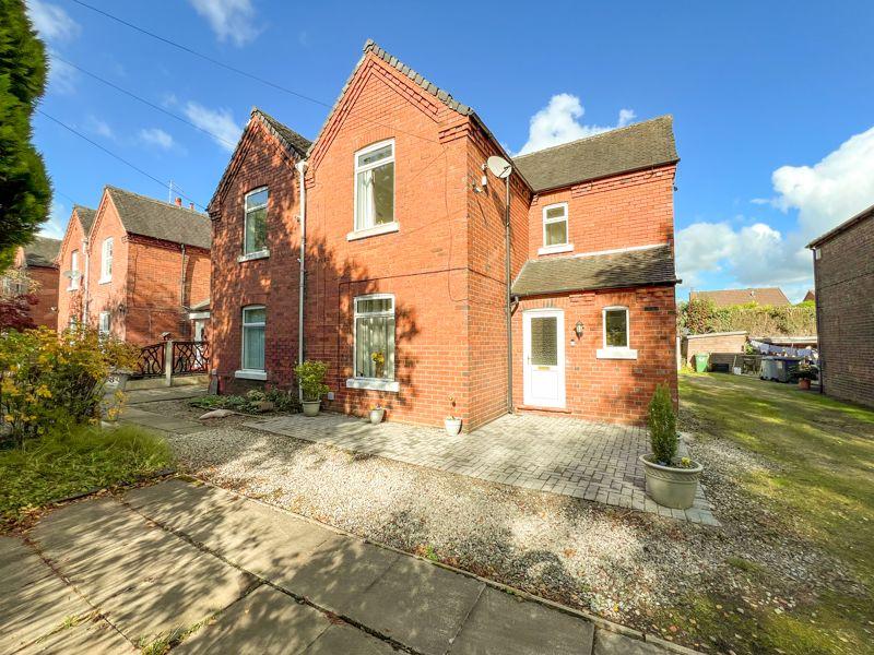 Railway Cottages, Congleton 2 bed terraced house - £200,000