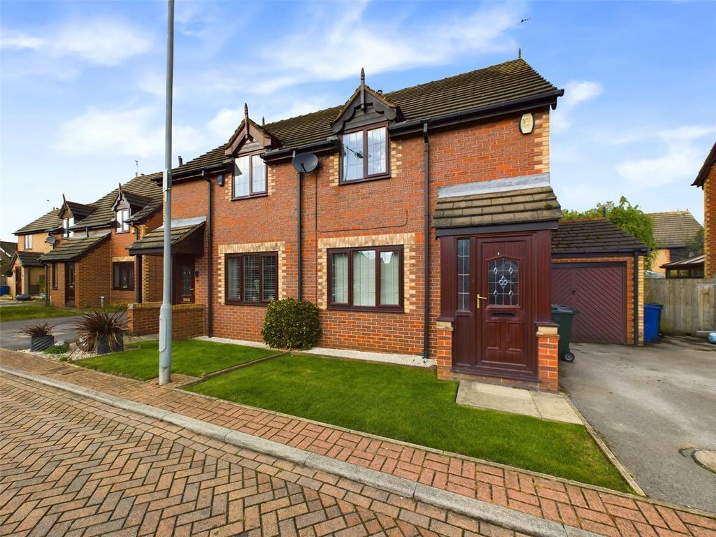 Croft Court, Edenthorpe, Doncaster... 3 bed semi-detached house - £950 ...