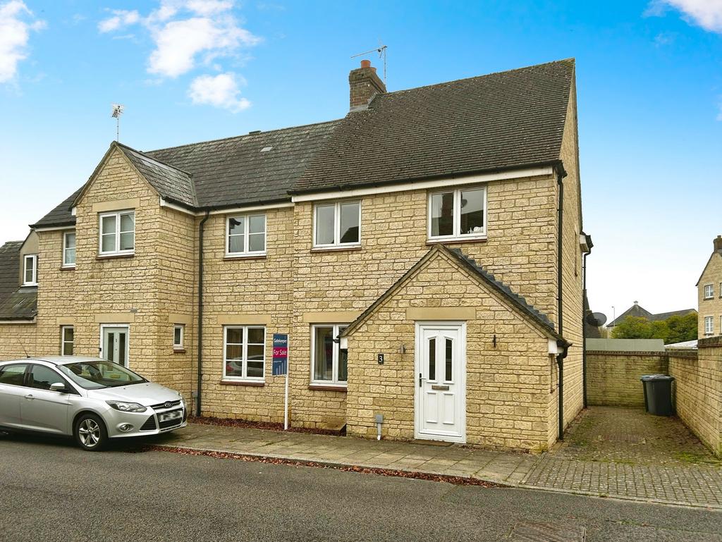Cedar Drive, Witney OX28 3 bed terraced house for sale - £350,000