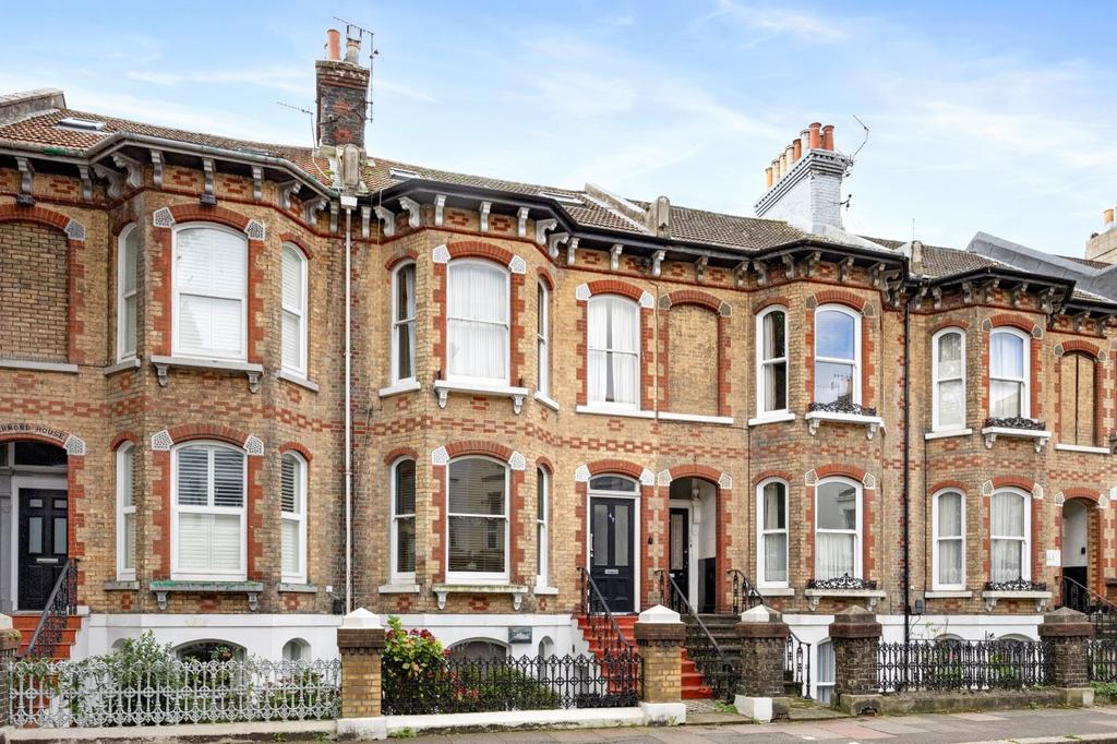 Preston Road, Brighton, East Sussex, BN1 2 bed flat - £280,000