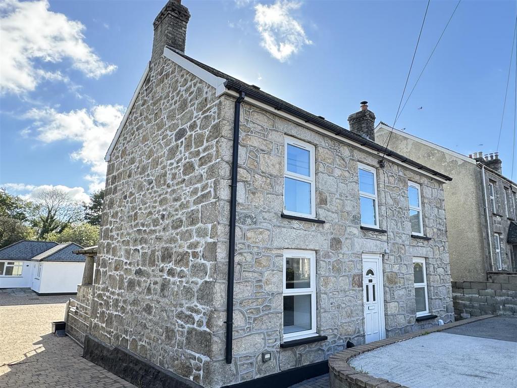 Fore Street, Bugle, St. Austell 4 bed detached house - £375,000