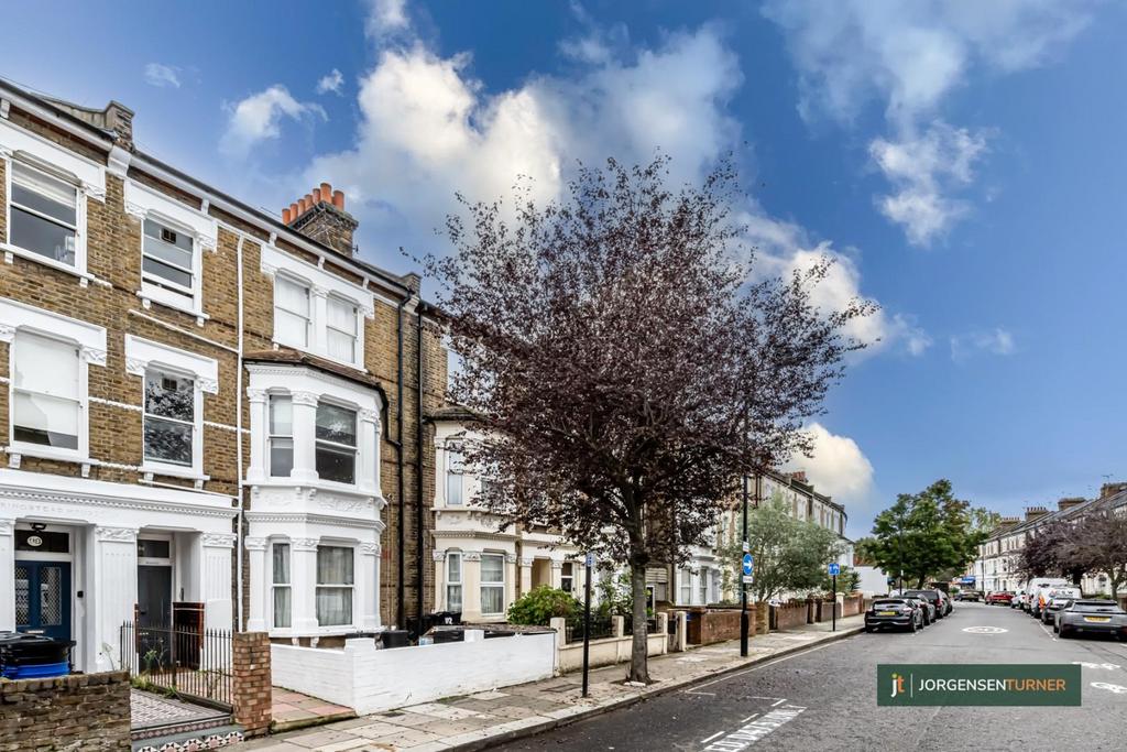 Saltram Crescent, London 2 bed flat for sale - £535,000