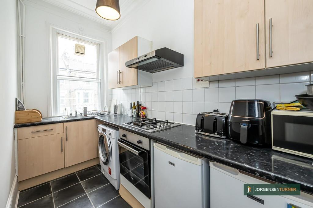 Saltram Crescent, London 2 bed flat for sale - £535,000