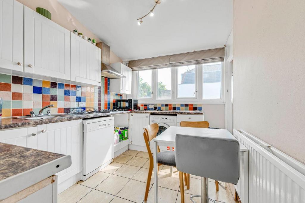 Finborough Road, Chelsea, London, SW10 3 bed flat for sale - £500,000