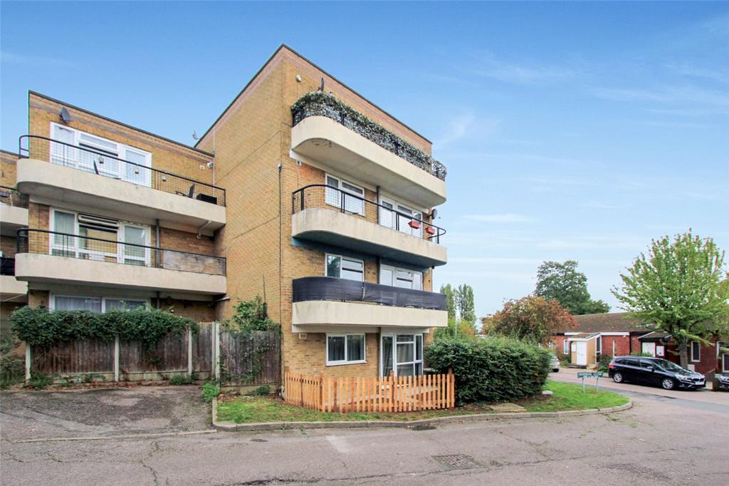 Ryedene Place, Basildon, Essex, SS16 1 bed apartment - £1,150 pcm (£265 pw)