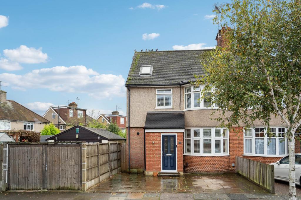 Munden Grove, North Watford 4 bed semi-detached house for sale - £650,000