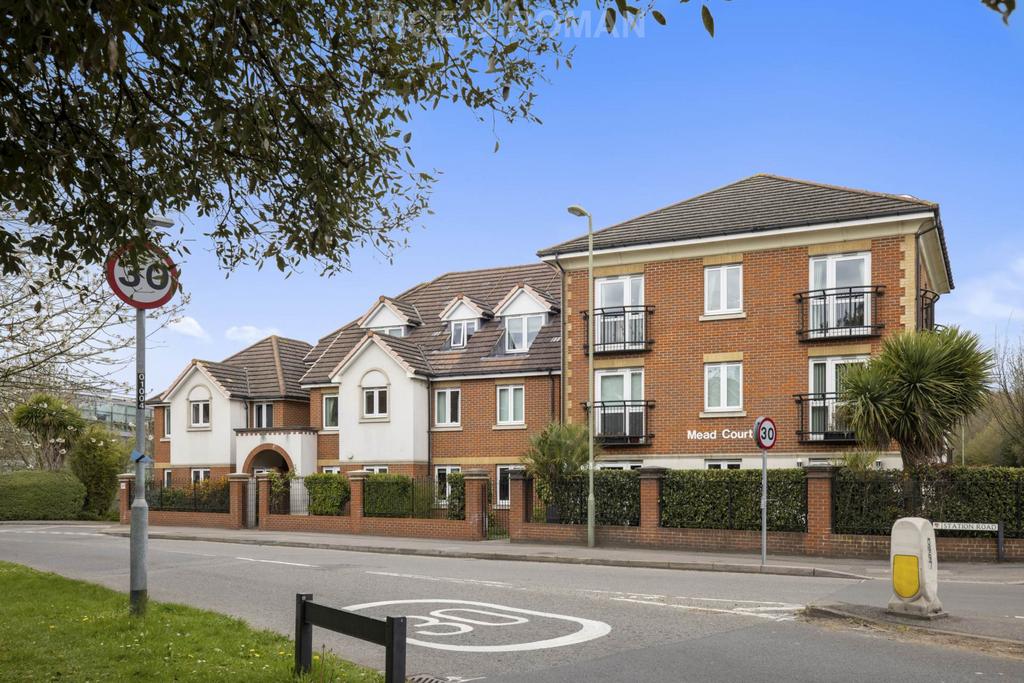 Station Road, Addlestone KT15 1 bed retirement property to rent - £ ...