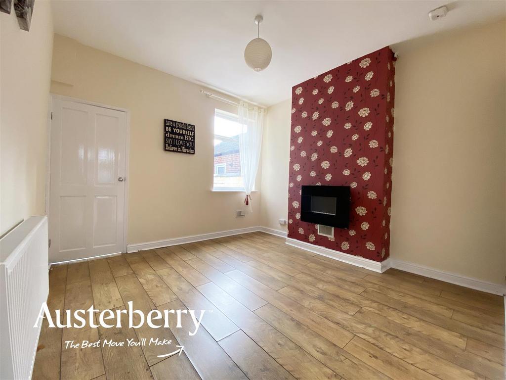 Basford Park Road, Newcastle ST5 2 bed terraced house - £125,000