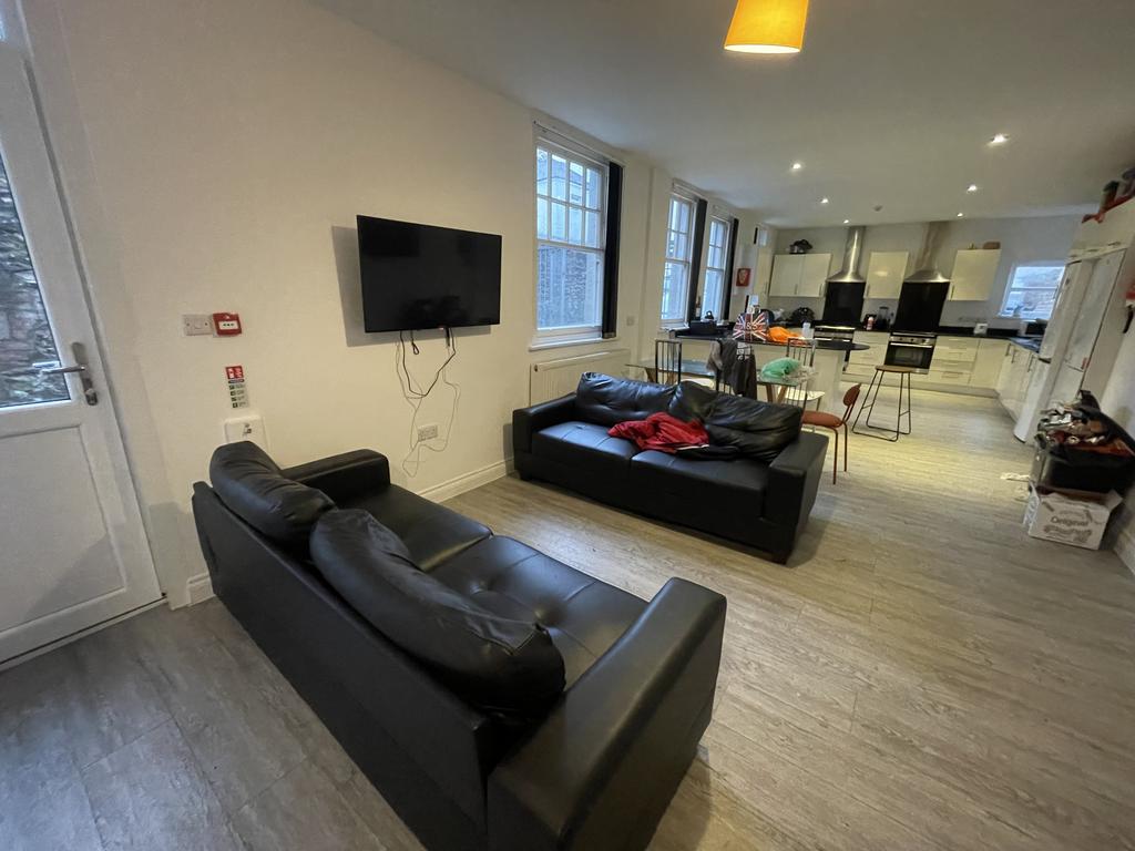 8 Queen Anne Terrace 13 bed house share to rent - £6,760 pcm (£1,560 pw)