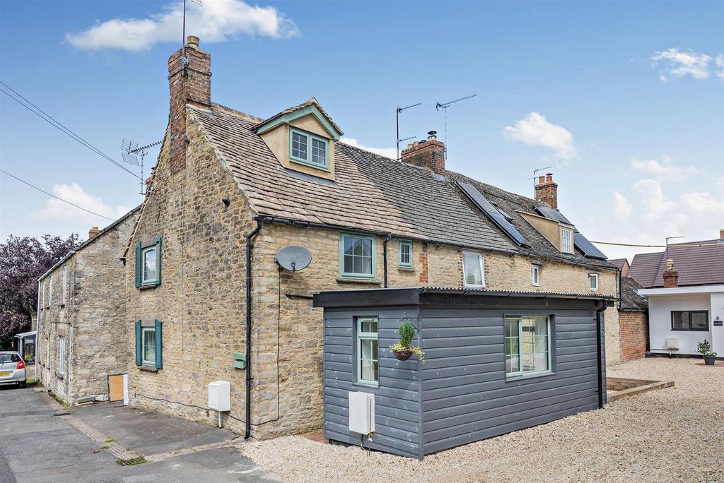 New Yatt Road, North Leigh OX29 2 bed house - £1,350 pcm (£312 pw)