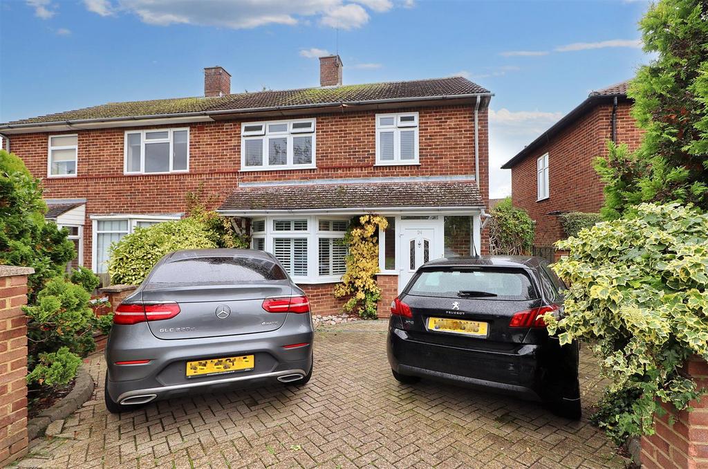 Monksmead, Borehamwood 3 bed semi-detached house - £550,000