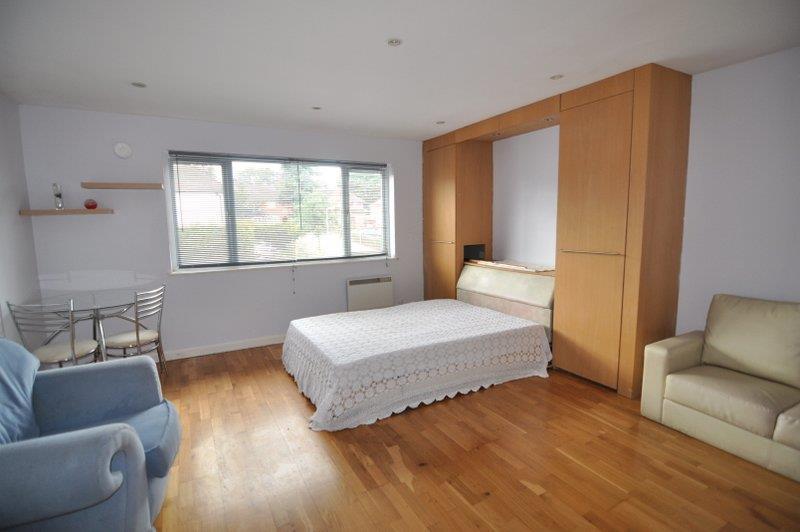 St. Albans Road, Watford WD24 Studio - £800 pcm (£185 pw)