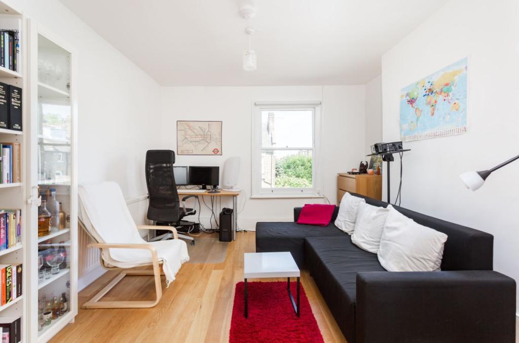 Roderick Road Hampstead NW3 2 bed duplex - £795,000