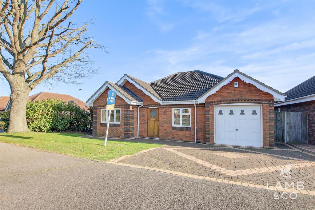 Chilburn Road, Great Clacton CO15 3 bed detached bungalow - £350,000