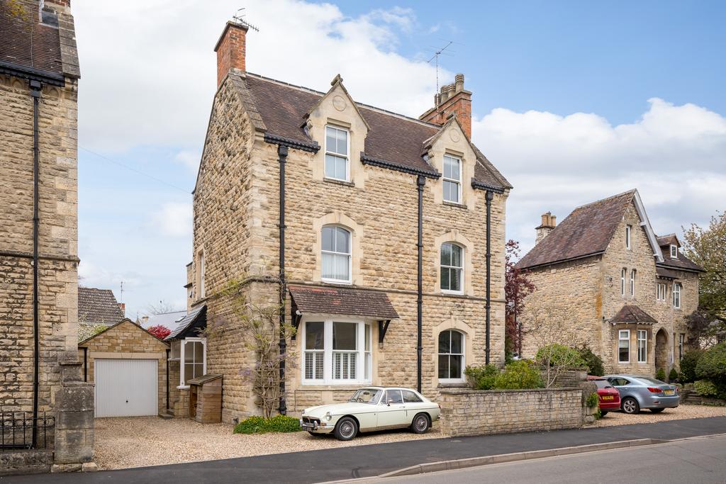 Victoria Road, Cirencester GL7 5 bed detached house - £995,000
