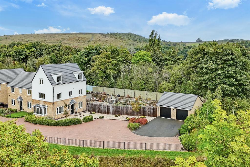 Corbett Chase, Gedling NG4 4 bed detached house - £425,000