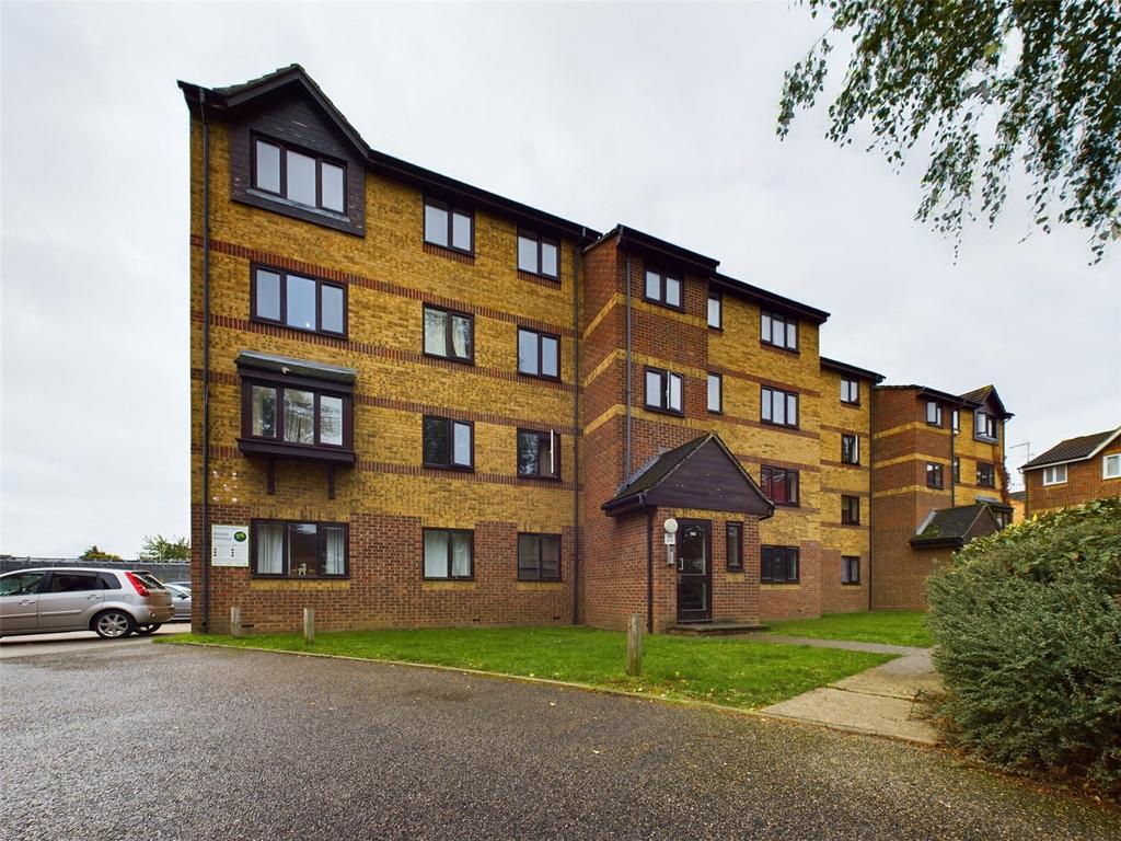 Greenslade Road, Barking IG11 2 bed flat - £1,700 pcm (£392 pw)