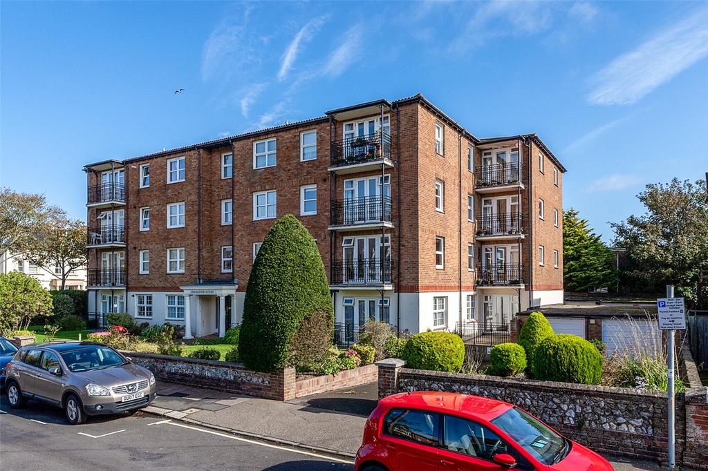 Byron Road, Worthing, West Sussex, BN11 2 bed flat for sale - £300,000