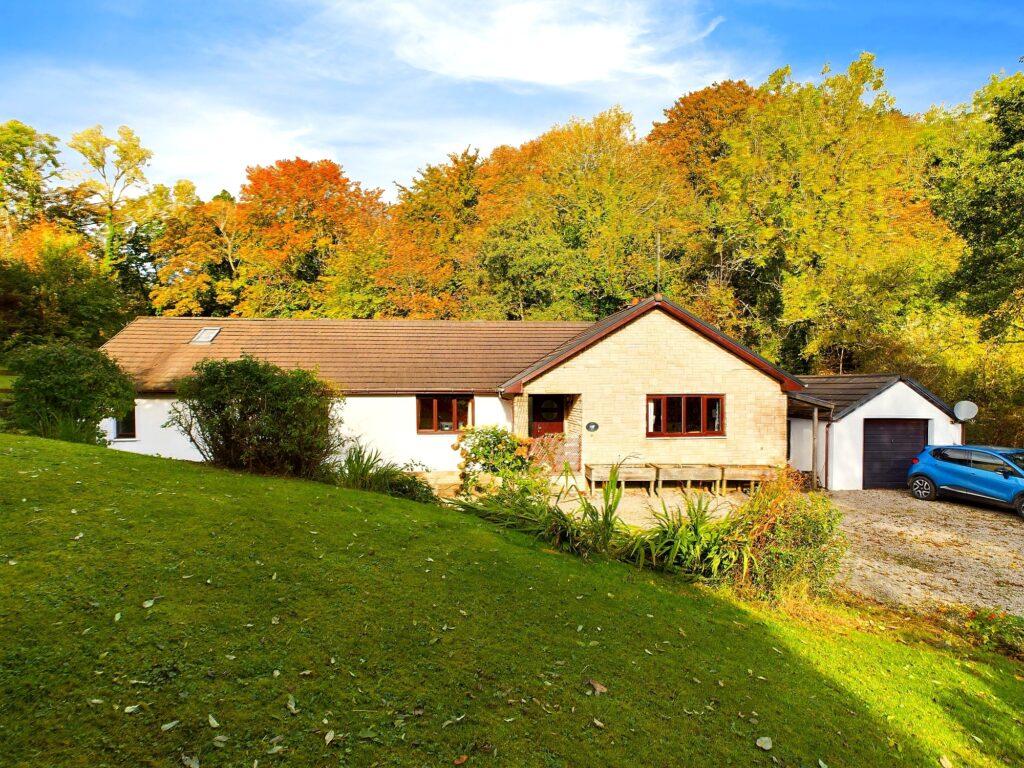 Raslie House, Slockavullin... 5 bed detached bungalow - £280,000
