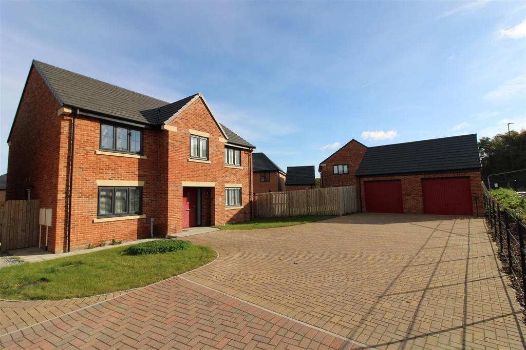 Hodgson Close, Callerton, Newcastle... 5 bed detached house - £550,000