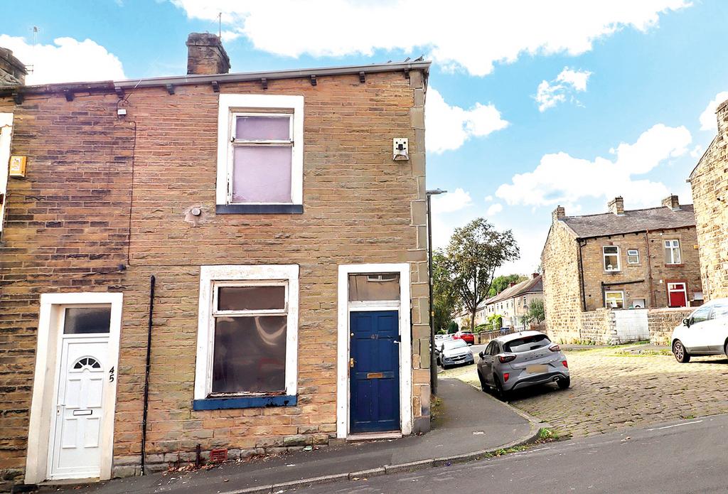 47 North Street, Colne, Lancashire 2 bed end of terrace house - £20,000