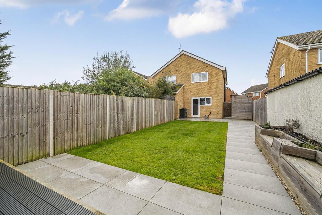 Charminster, Washford Farm TN23 2 bed semi-detached house - £270,000
