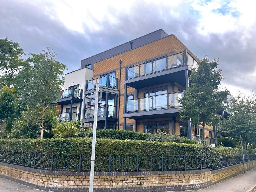 Wharf Road, Guildford, Surrey, GU1 2 bed penthouse - £2,150 pcm (£496 pw)