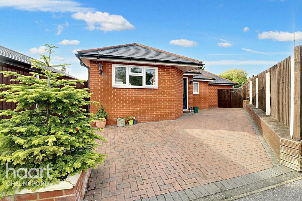 Rutland Road, Chelmsford 2 bed bungalow - £400,000