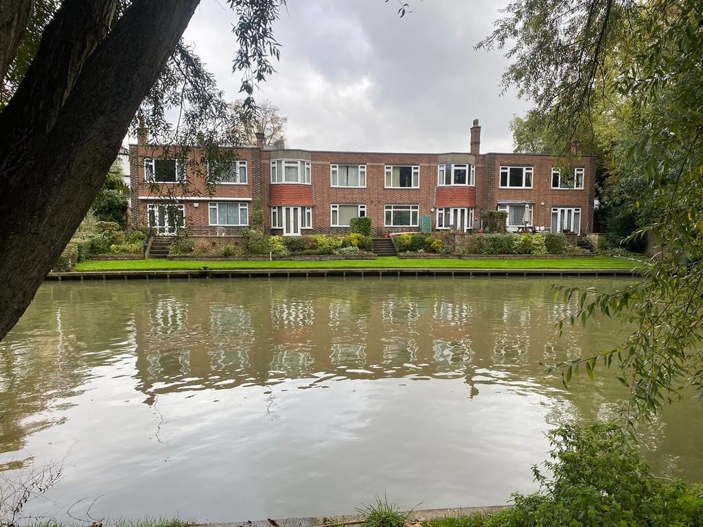 Riverside Court, Cambridge CB4 1 bed ground floor flat to rent - £1,900 ...
