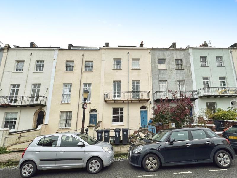 Frederick Place, Bristol BS8 1 bed flat - £1,350 pcm (£312 pw)
