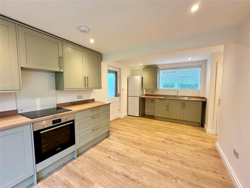 Corsham Road, Lacock, SN15 3 bed semi-detached house - £1,400 pcm (£323 pw)