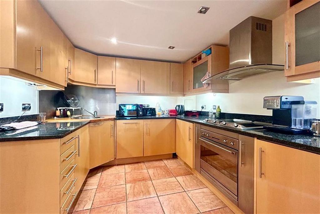 Canary Wharf, London E14 1 bed flat - £1,900 pcm (£438 pw)