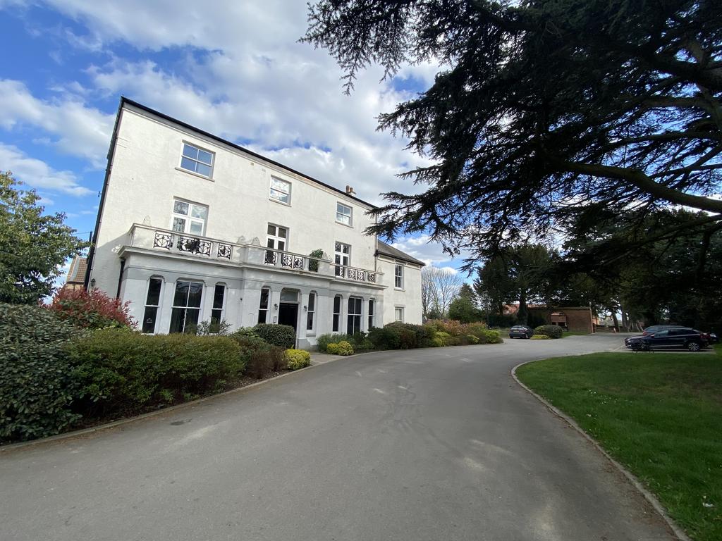 The Old Hall, 90 Main St, Balderton... 3 bed apartment - £950 pcm (£219 pw)