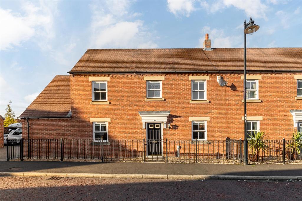 Warkworth Woods, Gosforth 3 bed semi-detached house - £270,000