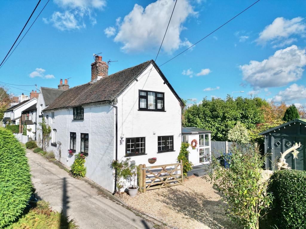 Monument Lane, Tittensor, ST12 2 bed cottage - £285,000
