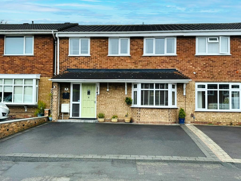 Roebuck Glade, Willenhall 4 bed semi-detached house - £250,000