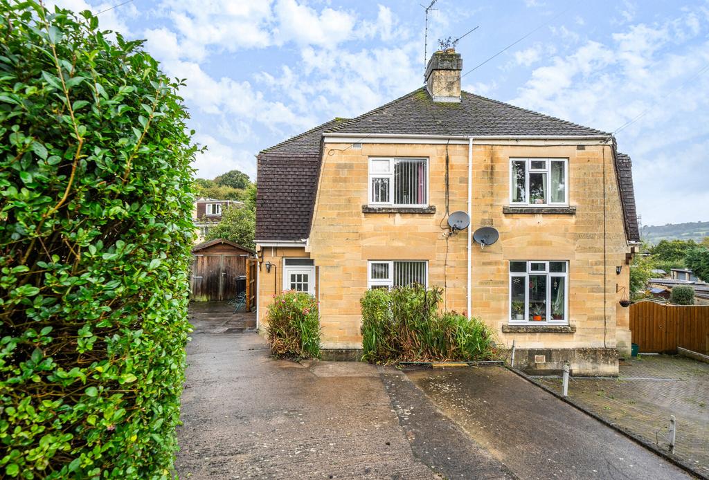 Highfield Close, Somerset BA2 2 bed semi-detached house - £280,000