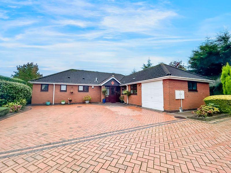 Ollison Drive, Streetly, Sutton... 3 bed detached bungalow - £500,000